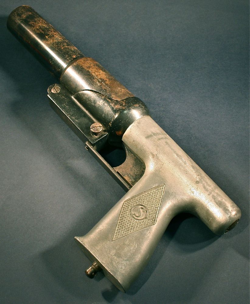 Busacca Gallery: Large Antique Firearm Parachute Signal Pistol Flare ...