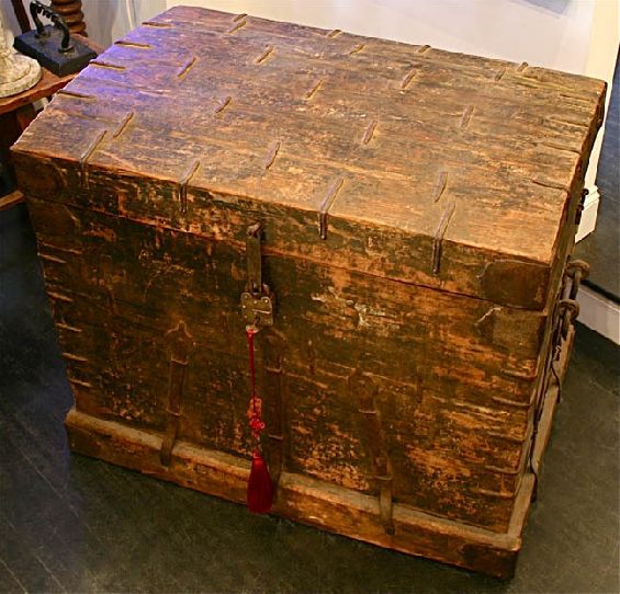 Busacca Gallery: 18th century Rare Large Antique Chinese Trunk Lock Box